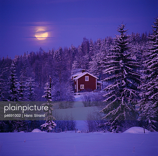 Red cottage and full moon - Stock Image - Everypixel