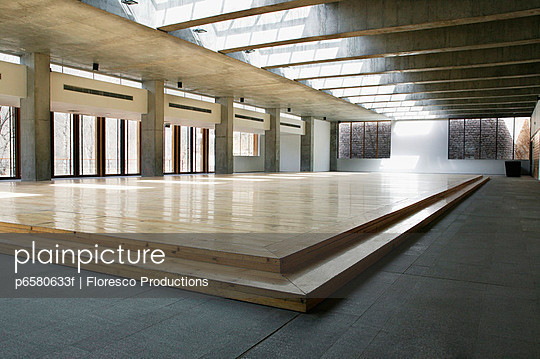 Empty Exhibition Space - Stock Image - Everypixel